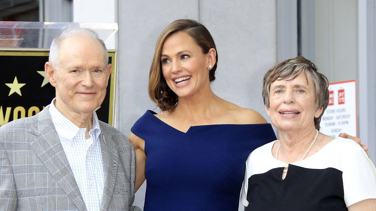 "Reportée ou effrayée" : Jennifer Garner pleure son père